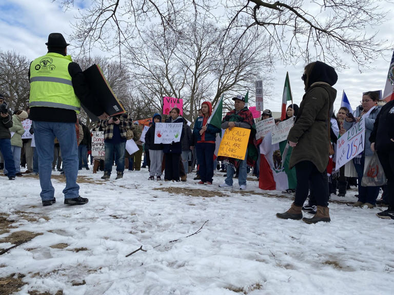 Hundreds assemble for pro-immigrant protest across downtown Rockford
