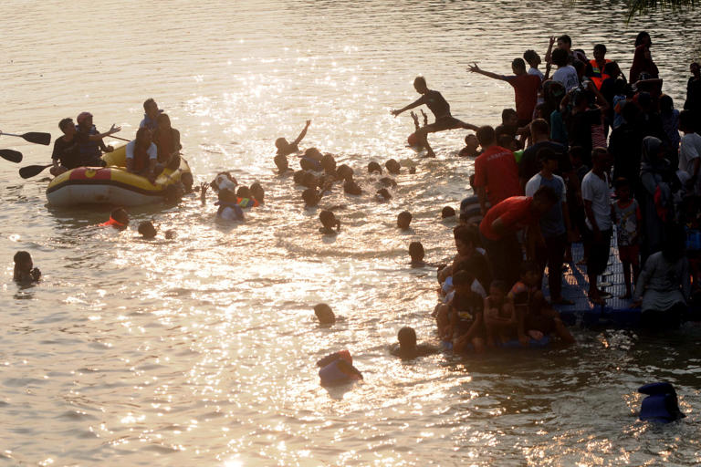 Unique Ramadan traditions around the world, from mheibes in Iraq to ...