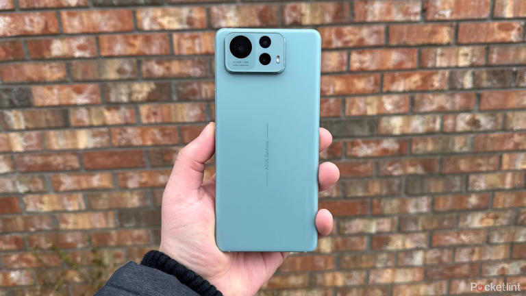 Asus' latest phone beats the competition in 4 key ways, but you can't ...