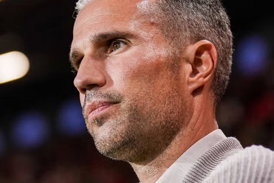 'EPL 144골' 반페르시, 황인범과 한솥밥! '2년 계약' 42세 초보 사령탑 도전 시작 "꼭 성공할 것"