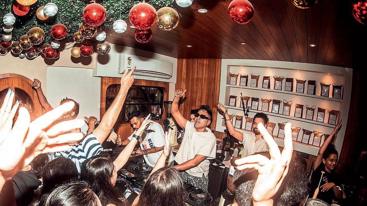 Coffee raves bring a club-like feel to cafes