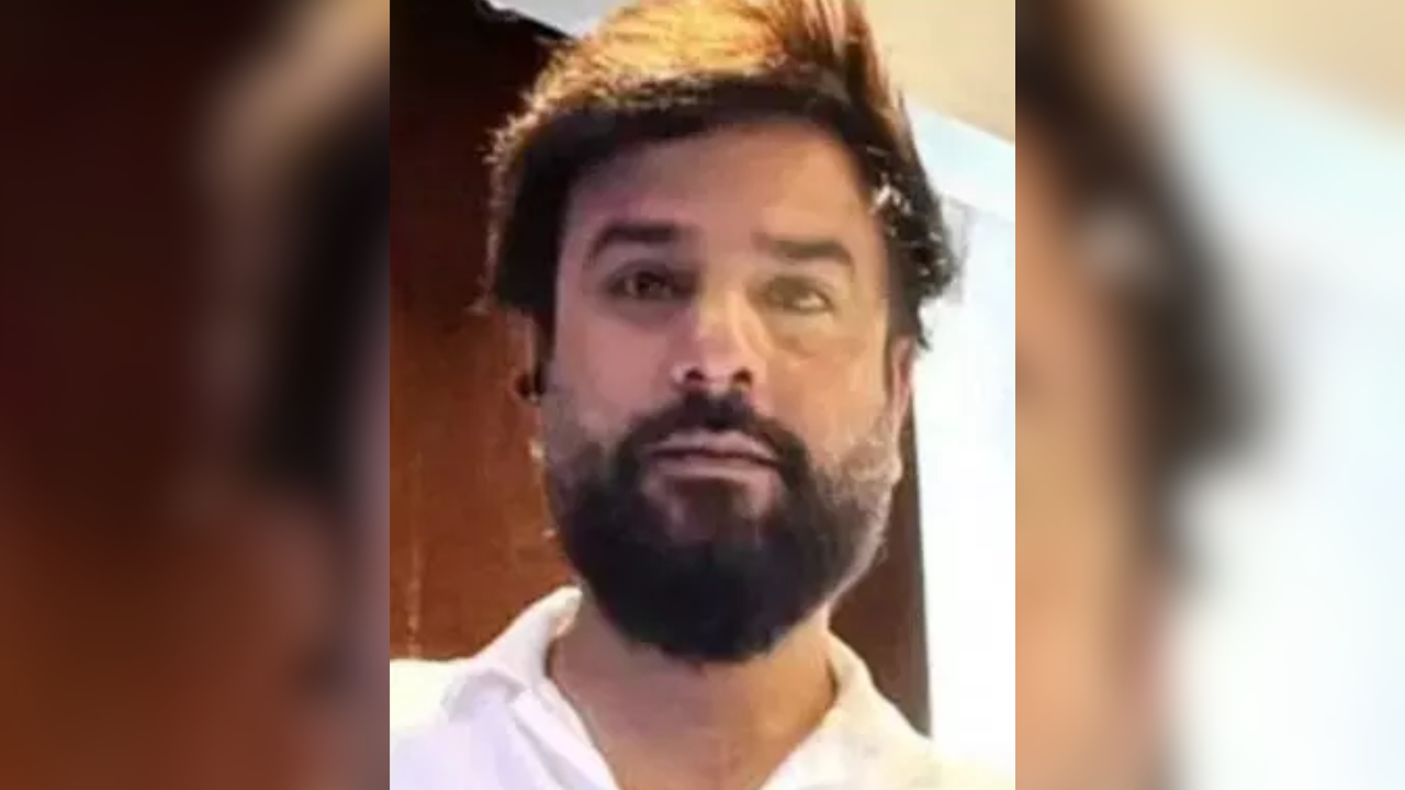 '56 injuries all over body': Gang hacks Congress worker to death in ...