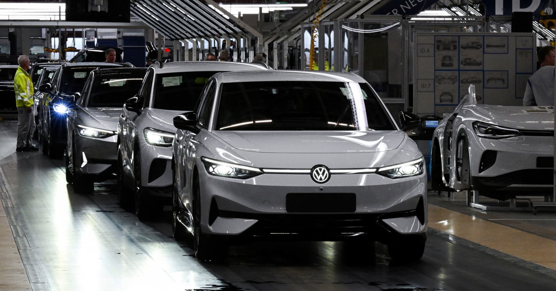 Volkswagen and Stellantis evade Trump's 25% tariffs, while BMW braces ...