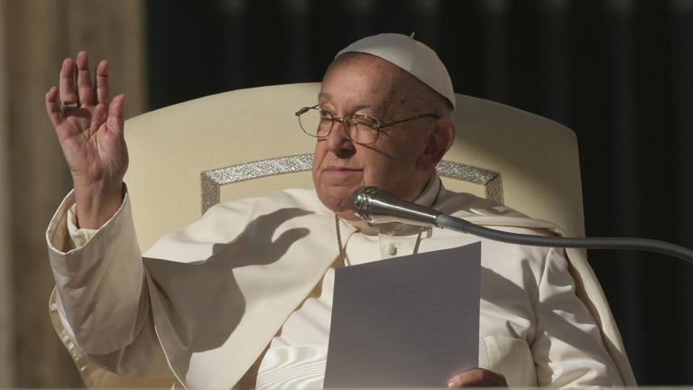'Dire situation': Pope Francis in critical condition