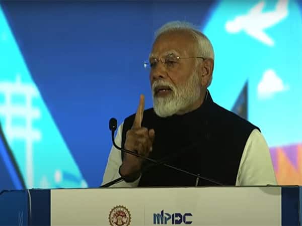 'World is optimistic about India', says PM Modi at MP Global Investors ...