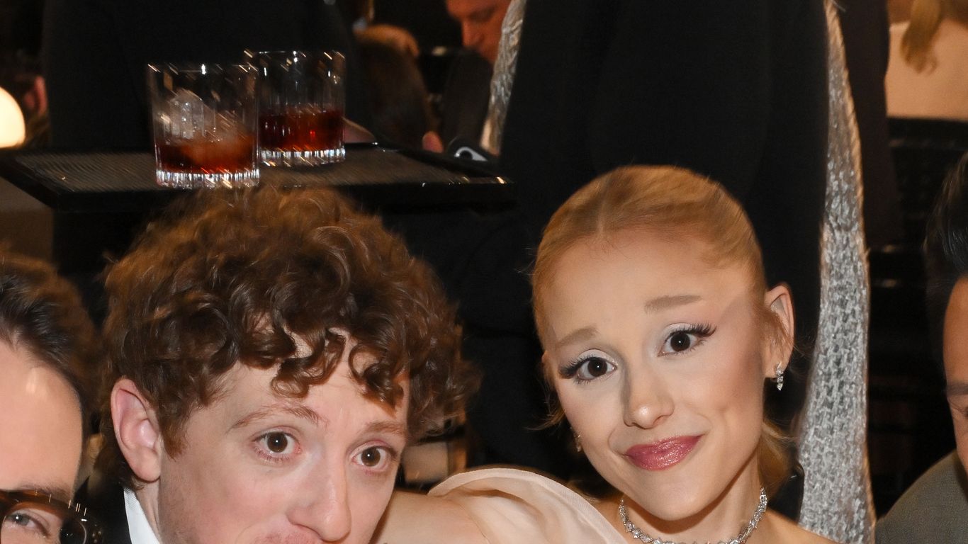 Adam Brody et Leighton Meester, Ariana Grande et Ethan Slater… les ...