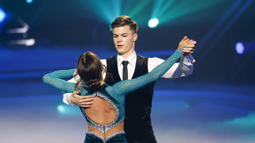 Taliso Engel ist fast blind: So erobert der Schwimmer bei 'Let's Dance ...