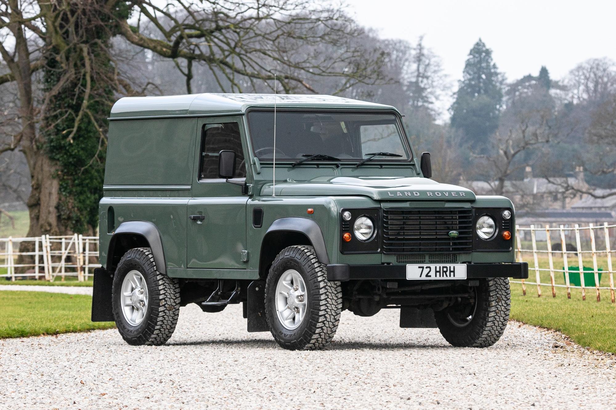 2010 Land Rover Defender 90 formerly owned by King Charles now up for ...