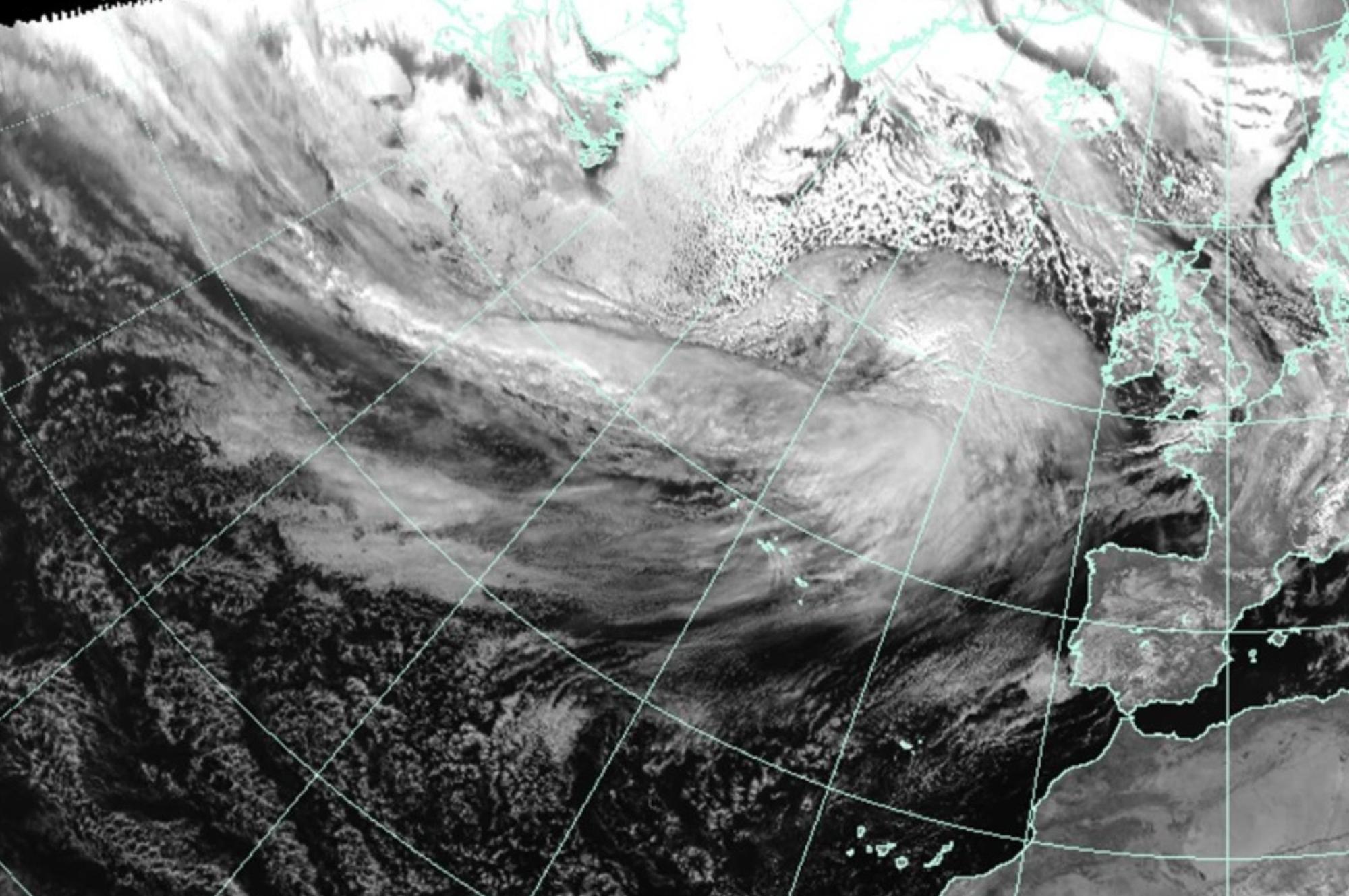 Yorkshire weather: How a storm is formed and what to do in case of ...