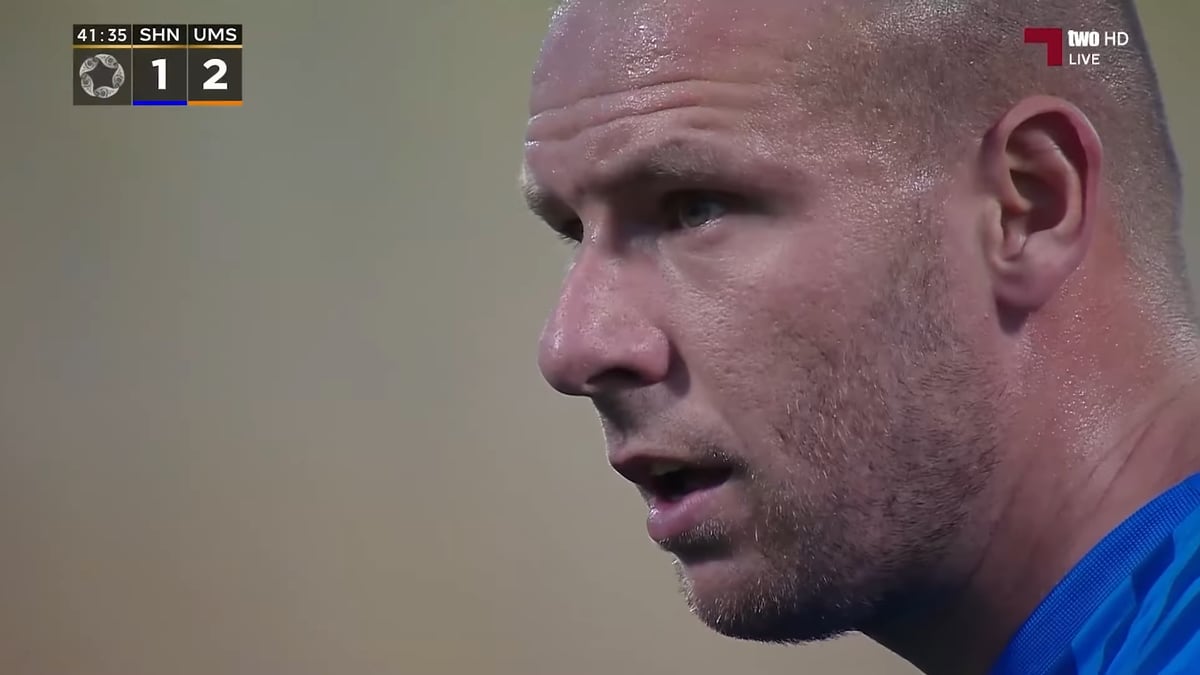 Sven van Beek ondergaat metamorfose in Qatar en krijgt zeer opvallende ...