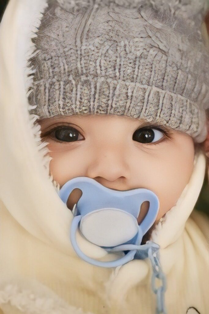 Tot diagnosed with cancer after parents spot white reflection in her eyes