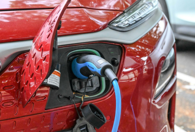E-Auto: Dynamischer Stromtarif kann bis zu 222 Euro einsparen E-Auto: Dynamischer Stromtarif kann bis zu 222 Euro einsparen