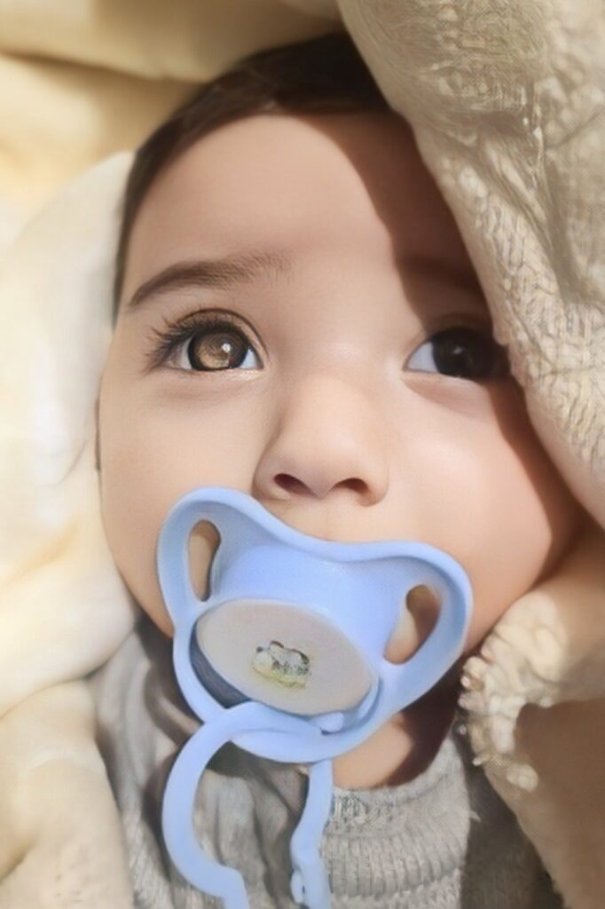 Tot diagnosed with cancer after parents spot white reflection in her eyes