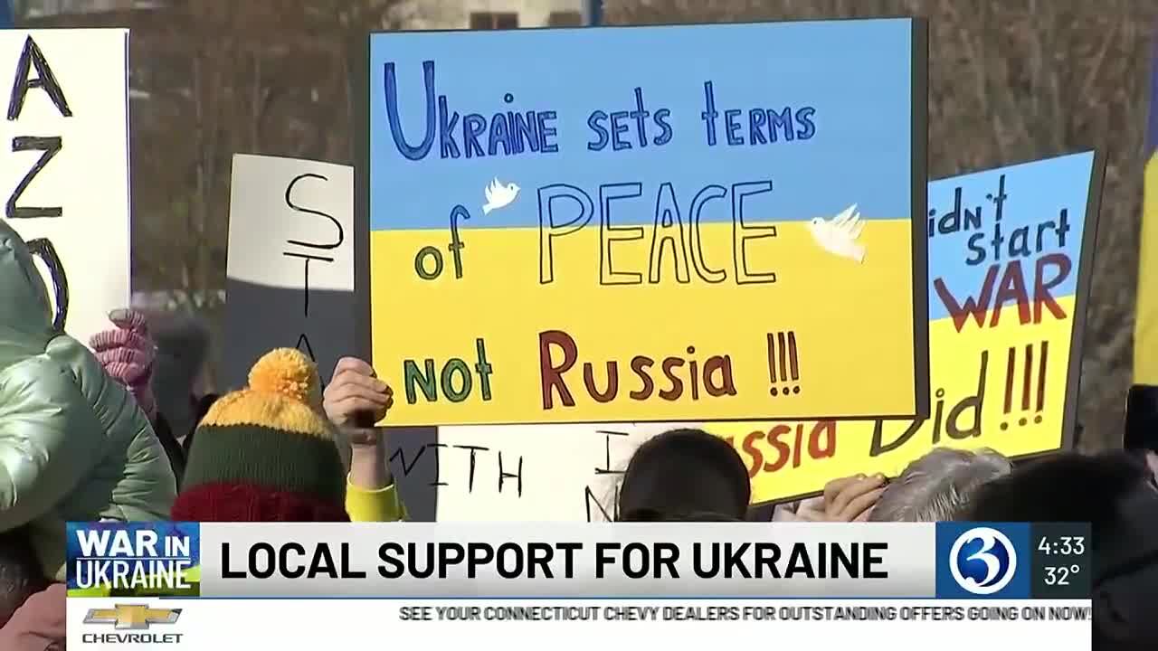 Hundreds rally in support of Ukraine, mark 3rd year of invasion