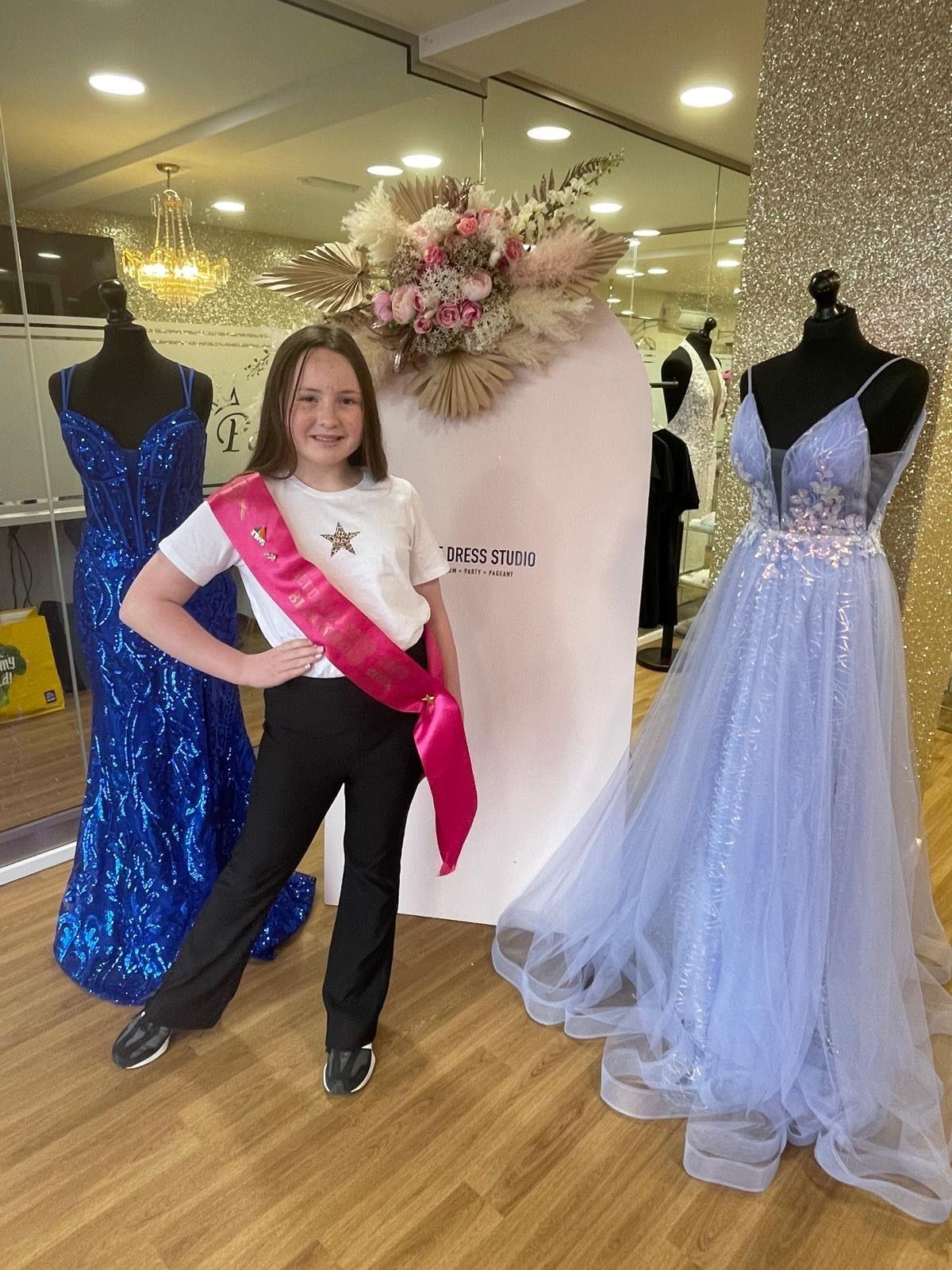 Elayna wins Little Miss Teen Blackpool title