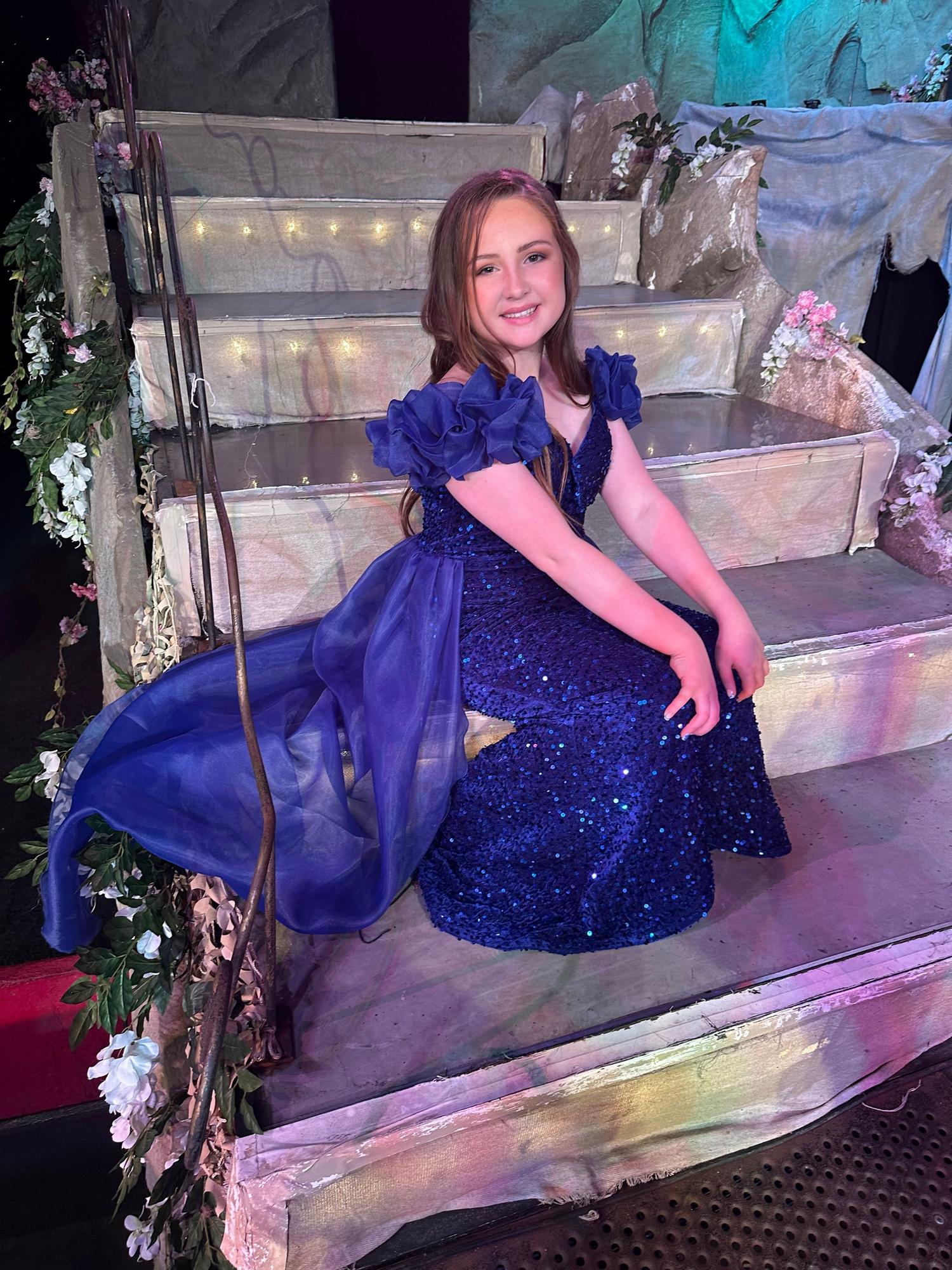 Elayna wins Little Miss Teen Blackpool title