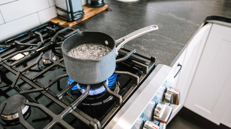 What Does It Mean To Bring Water To A Rolling Boil?