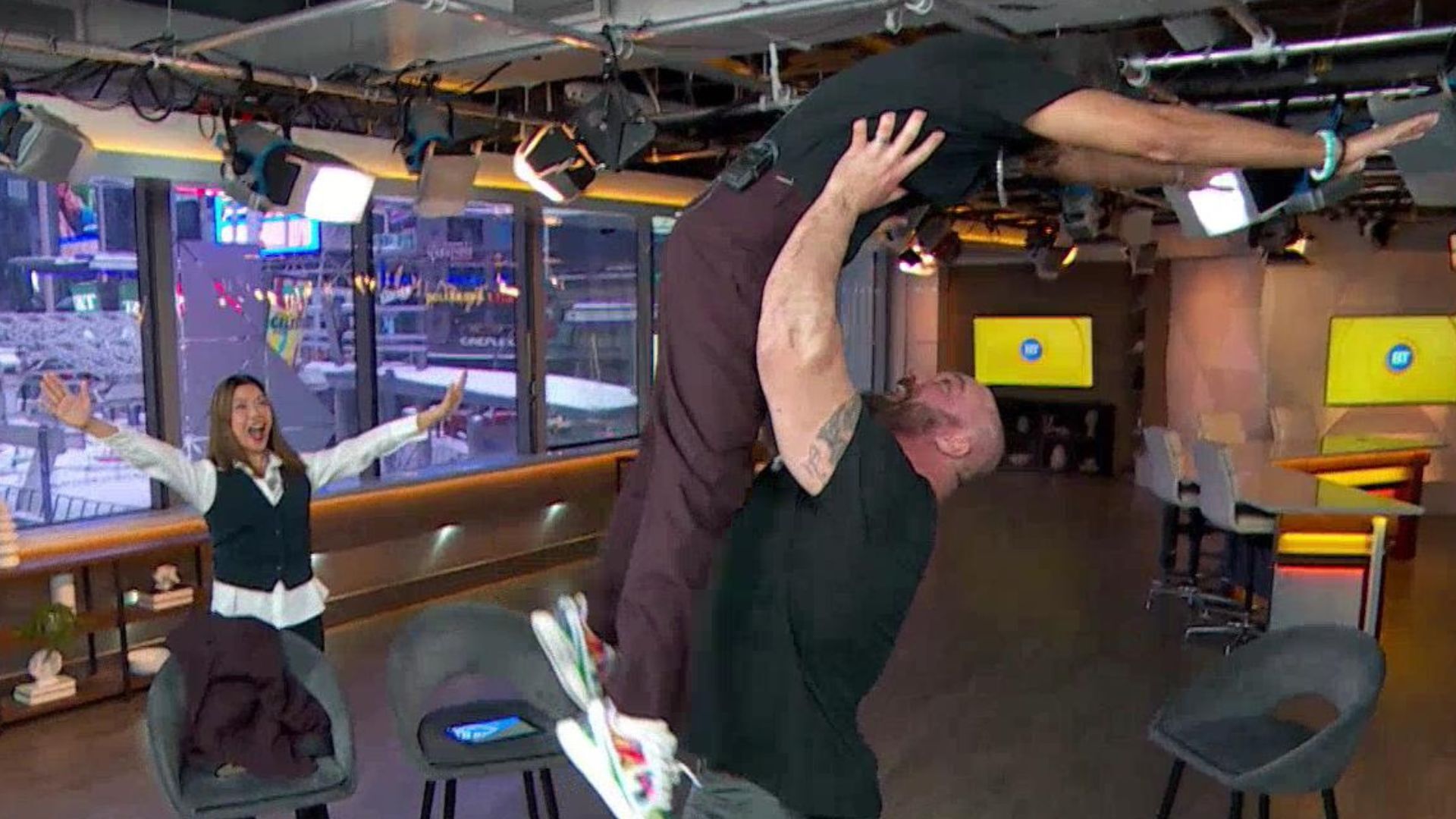 Mitchell Hooper shows us why he was crowned the Strongest Man on Earth