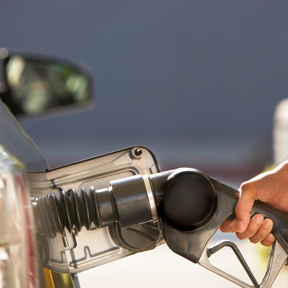 How Do Gas Pumps ‘Know’ Your Car’s Tank Is Full?