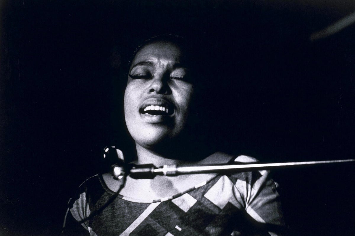 Roberta Flack, legendary singer behind ‘Killing Me Softly’, dies aged 88