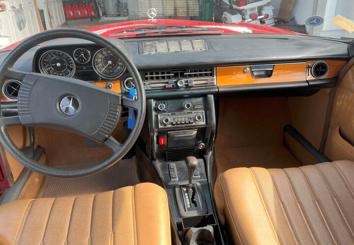 1976 Mercedes-Benz 300D For Sale