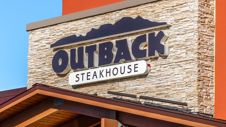 The Outback Steakhouse Dessert You Can Recreate In Under An Hour
