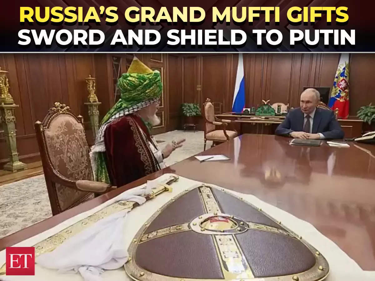 Russia's Grand Mufti Talgat Tadzhuddin gifts sword and shield to Putin ...
