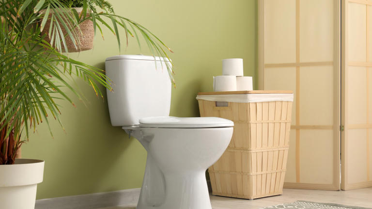 18 Gorgeous Accent Wall Colors That Will Brighten Up Your Boring Bathroom