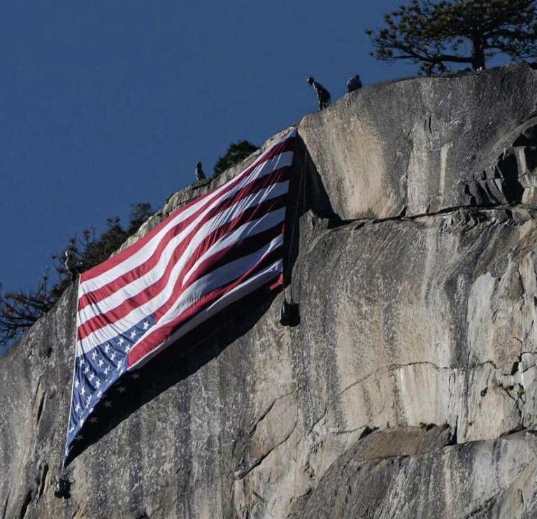 Protestors Display Upside-Down American Flag in California National ...