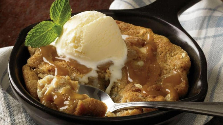 The Outback Steakhouse Dessert You Can Recreate In Under An Hour