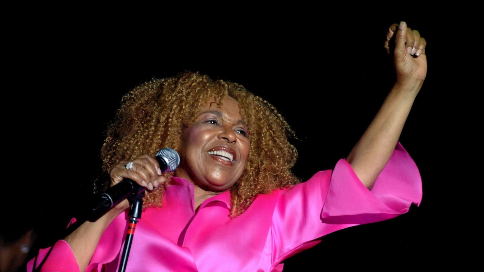 Soulful songstress Roberta Flack dead at 88