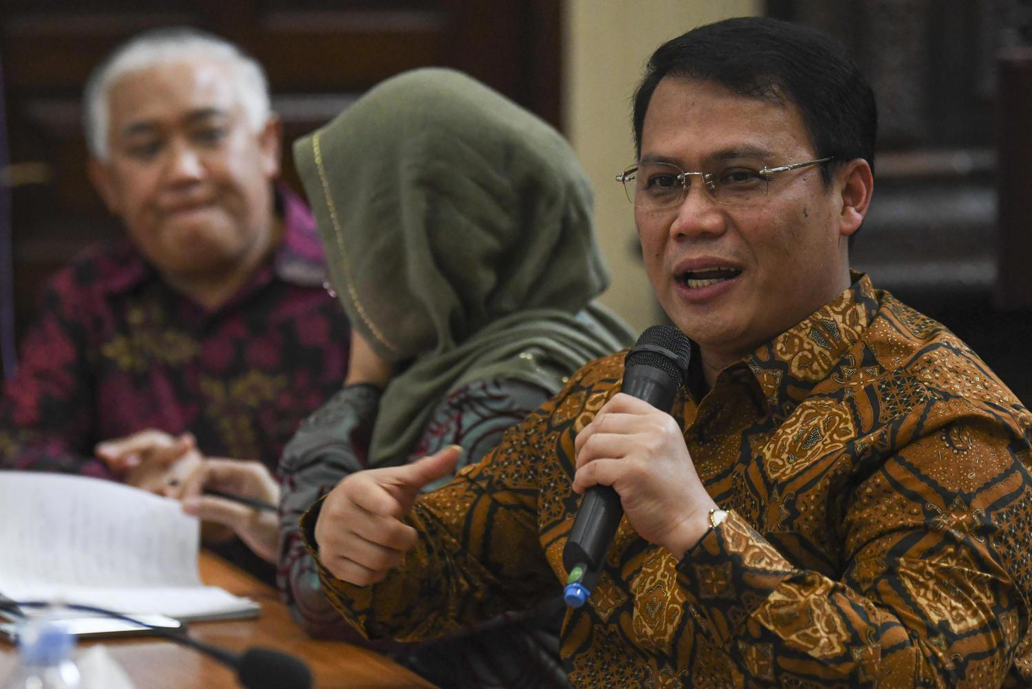 Megawati Tunjuk Ahmad Basarah dan Ronny Talapessy Jadi Jubir PDIP Megawati Tunjuk Ahmad Basarah dan Ronny Talapessy Jadi Jubir PDIP