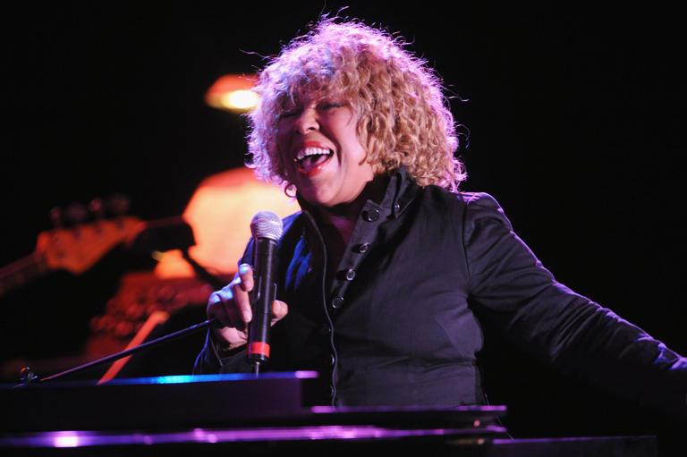 Roberta Flack's 10 best songs remembered, from 'Killing Me Softly' to ...
