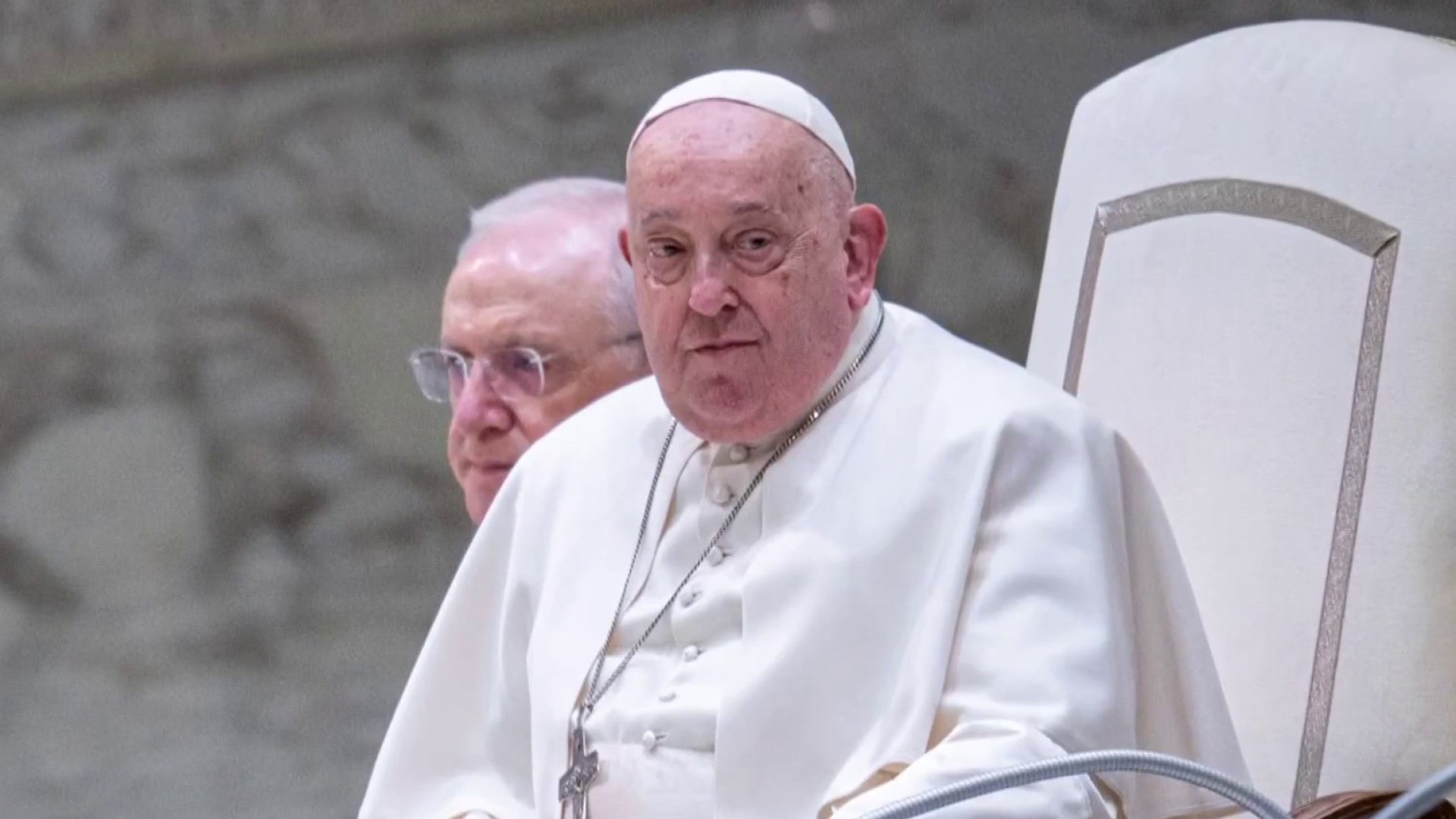 Priest opens up about what makes Pope Francis simple, humble, funny