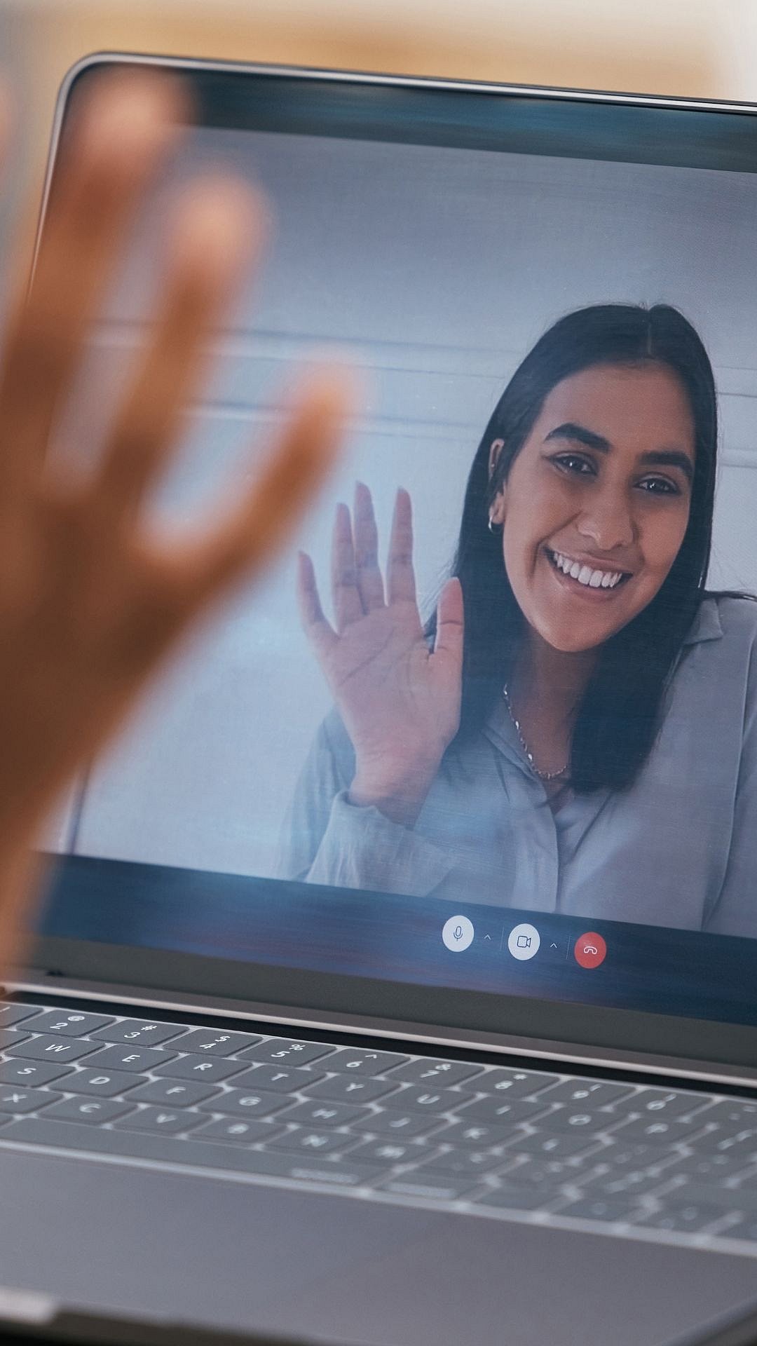 8 Essential Tips To Improve Your Communication Skills