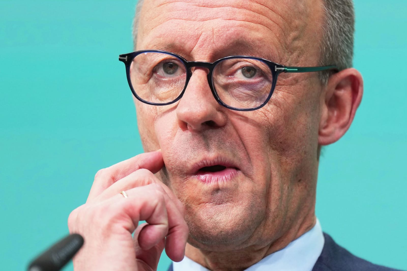 Conservatives face tough coalition talks as Germany shifts to right