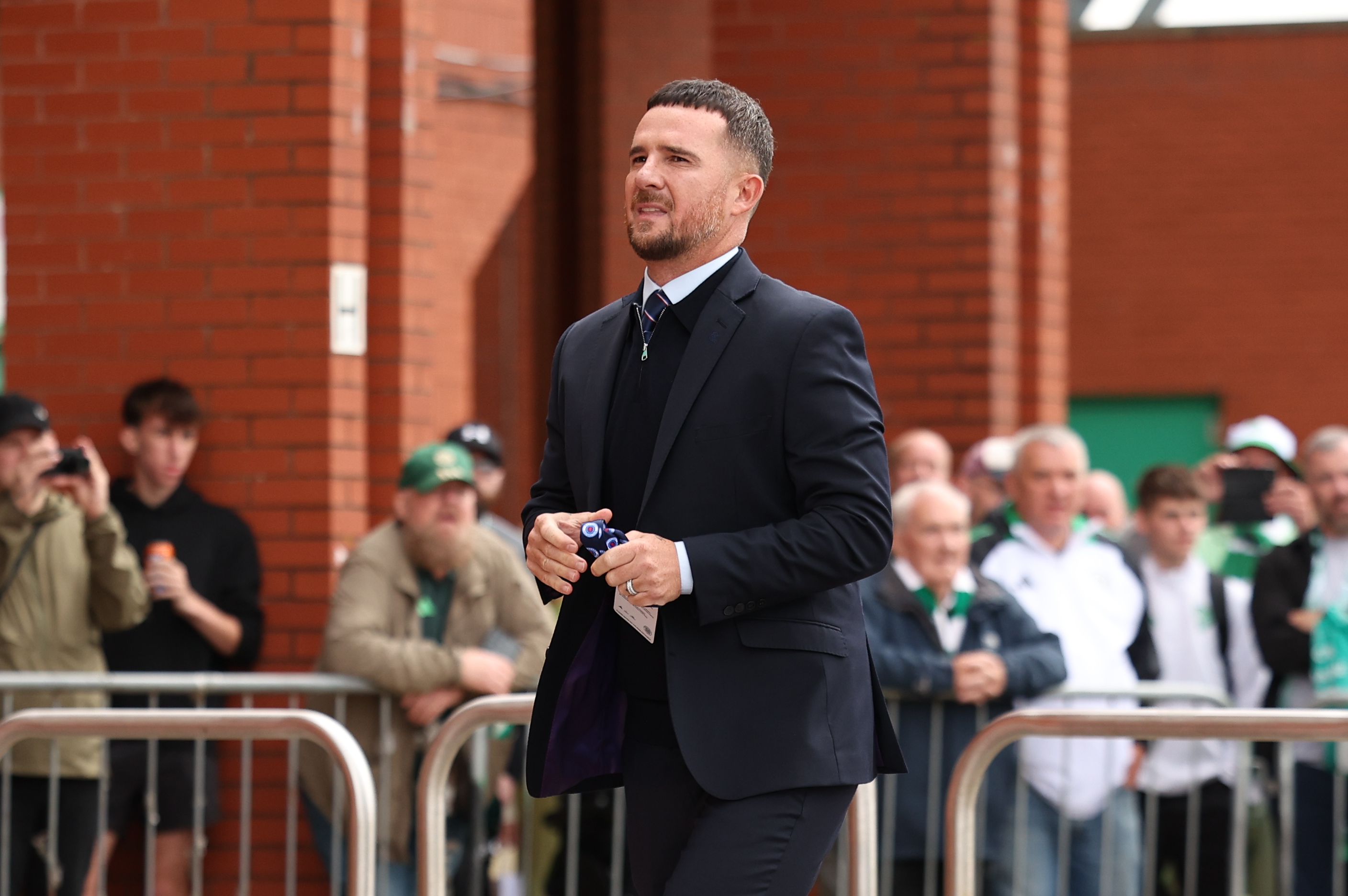Rangers confirm Barry Ferguson arrival as 4 Ibrox heroes jet in and ...