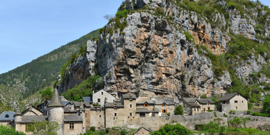 En plein cœur des Gorges du Tarn, ce village pittoresque à 2h de ...