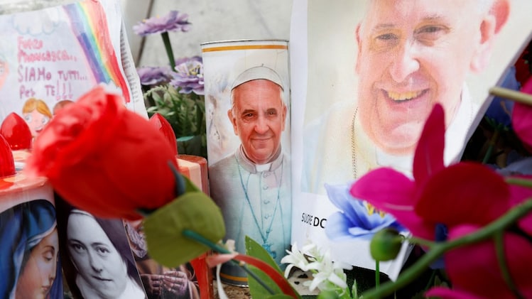 Pope Francis remains critical: How Vatican elects its new leader ...