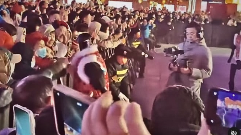 China: Humanoid robot’s ‘aggressive’ gesture toward humans at festival ...