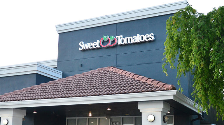 Once-Popular Chain Restaurant Salad Bars That Sadly Disappeared