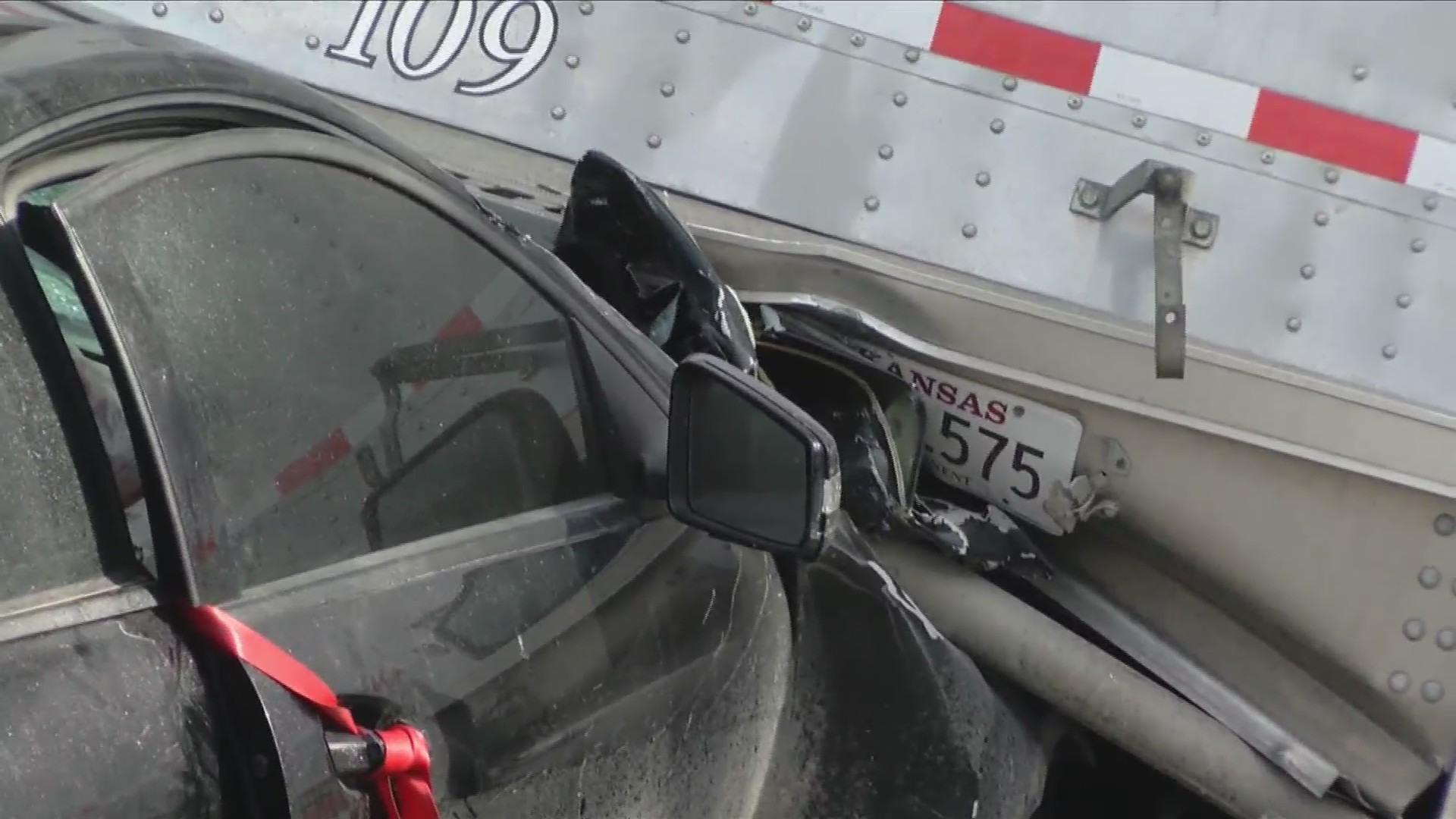 Car vs semi crash impacts Hwy 171 traffic