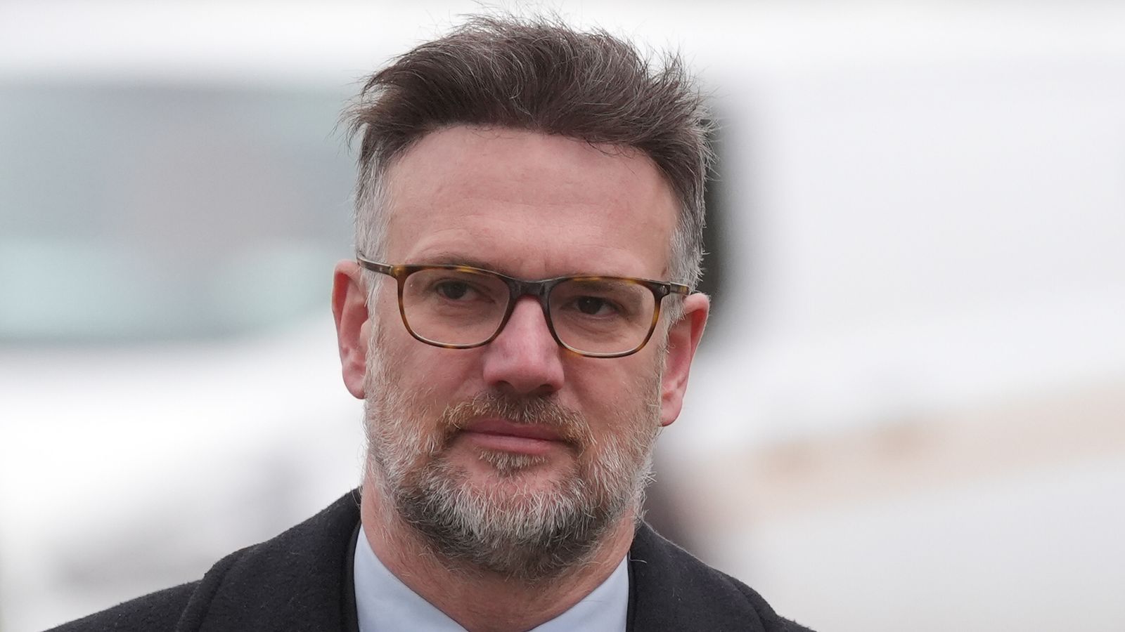 Bargain Hunt expert charged with being violent towards wife accuses her ...