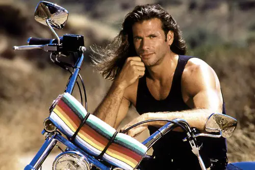 President Trump fires hundreds of air traffic controllers weeks after ...