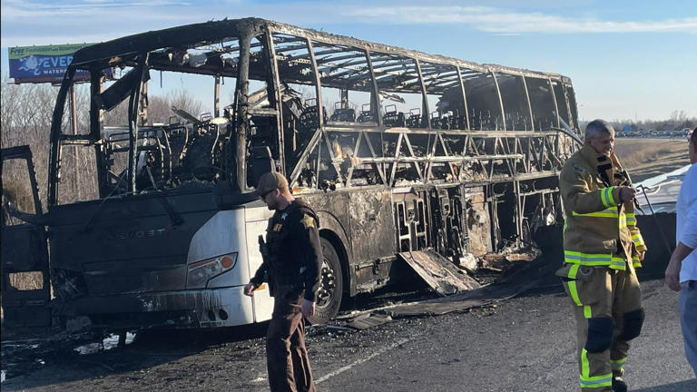 Bus carrying IU Indy men's basketball players, staff catches fire after ...