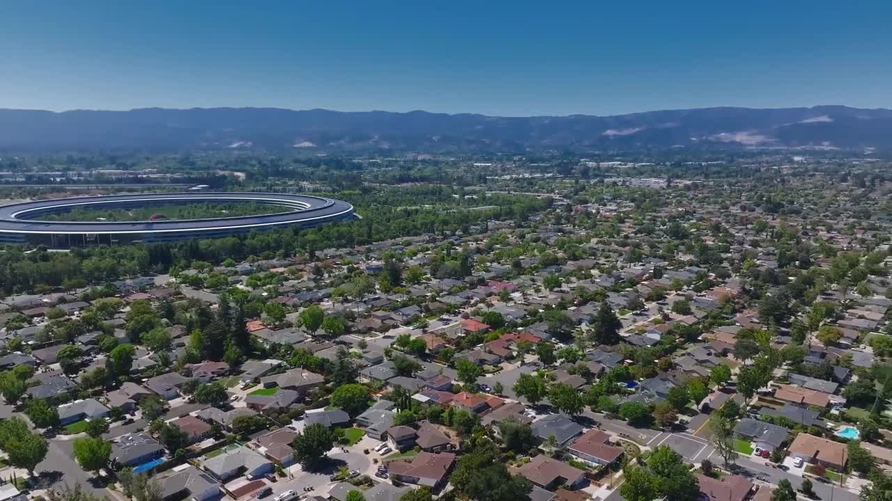 Apple Park, Cupertino: Drone Views of an Architectural Wonder