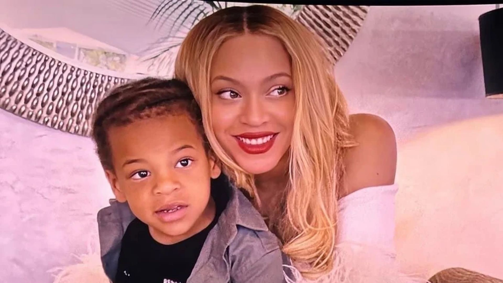 Beyoncé's son Sir Carter cheers on parents and older sister Blue Ivy in ...