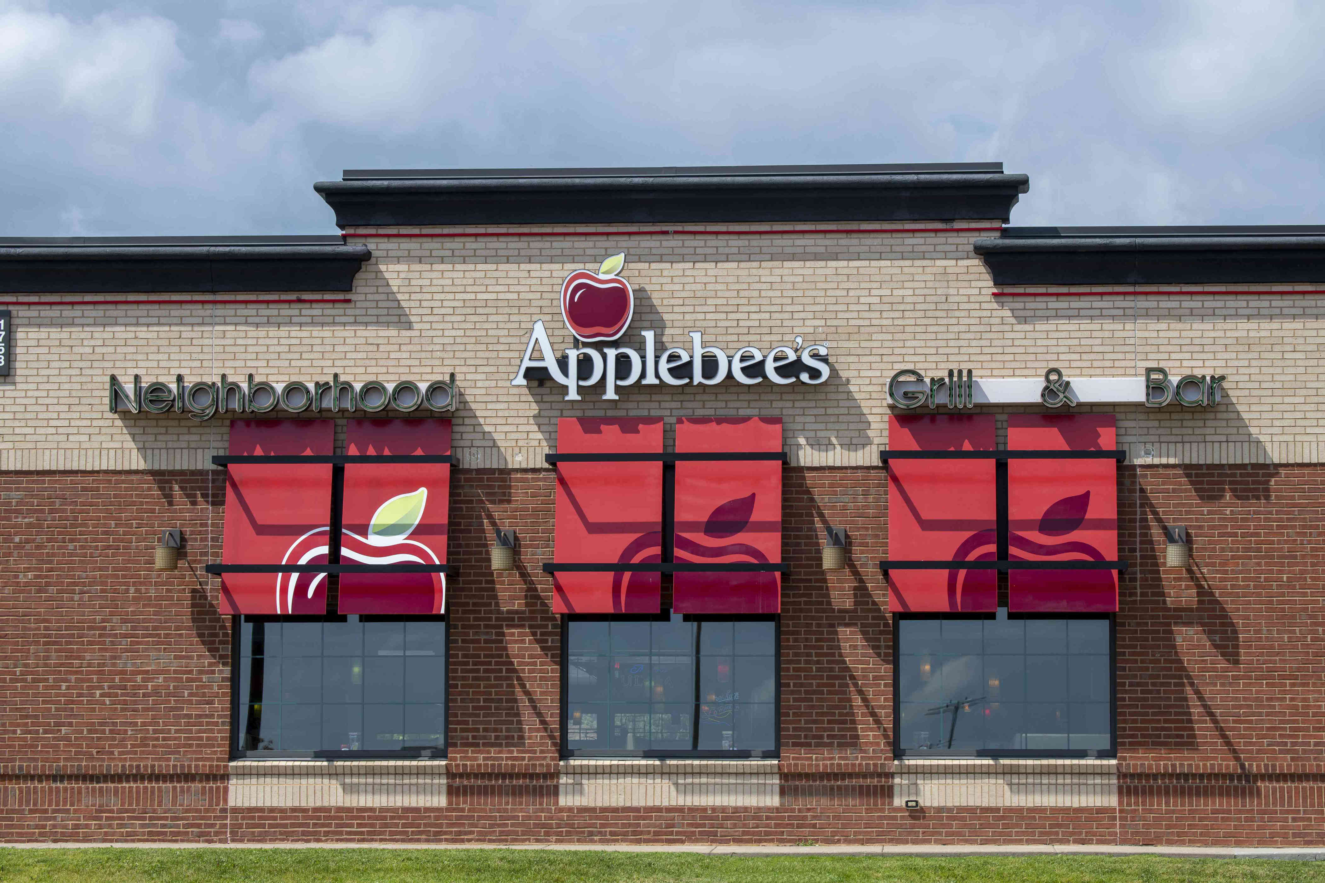 Applebee's Just Added Two New Southern-Inspired Dishes To Their Menu