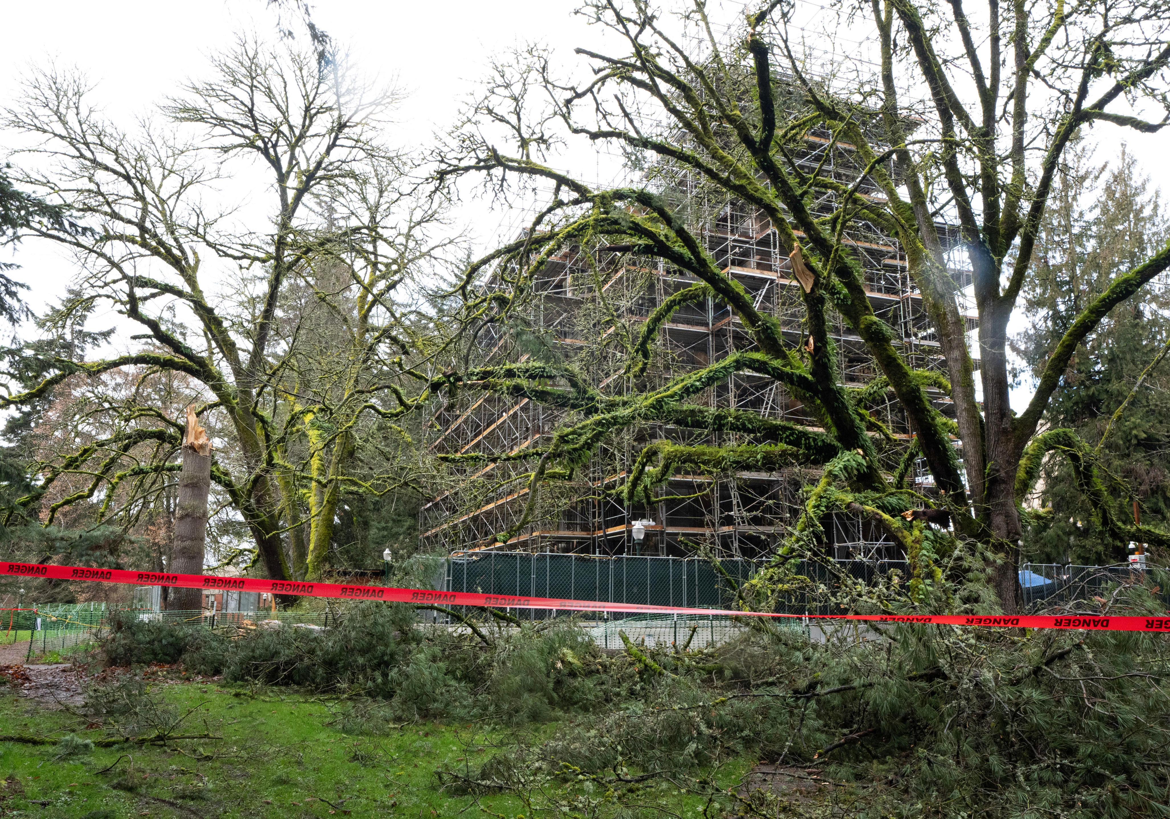 Atmospheric river headed to Oregon, wind, flooding possible