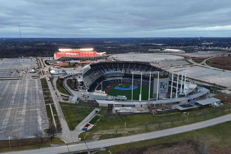Missouri special session: Bill with stadium incentives to keep Chiefs ...